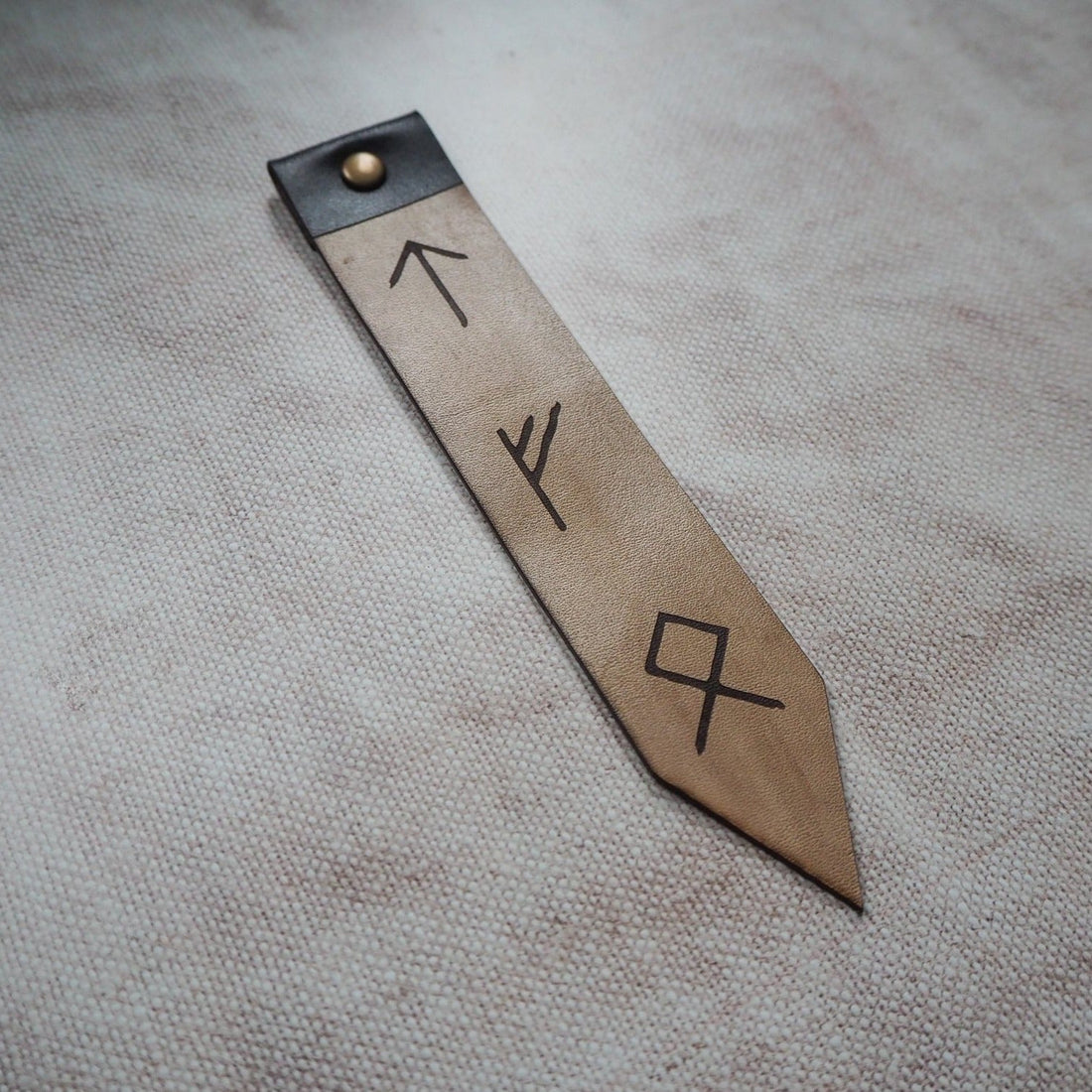 Personalised Leather Bookmarks – HÔRD