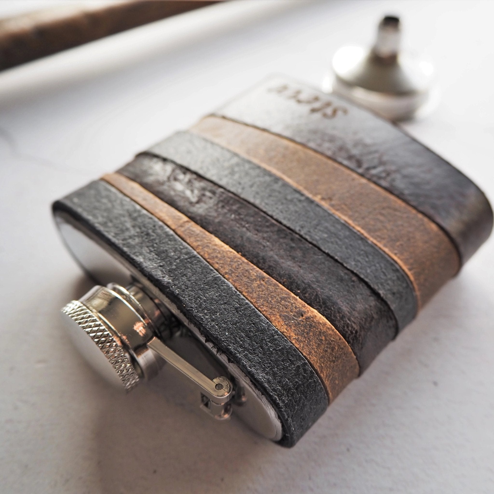 The Highland Vintage Leather Hip Flask – HÔRD